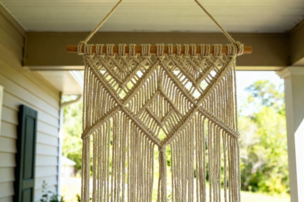 Easy macrame wall hanging: 25 patterns for beginners